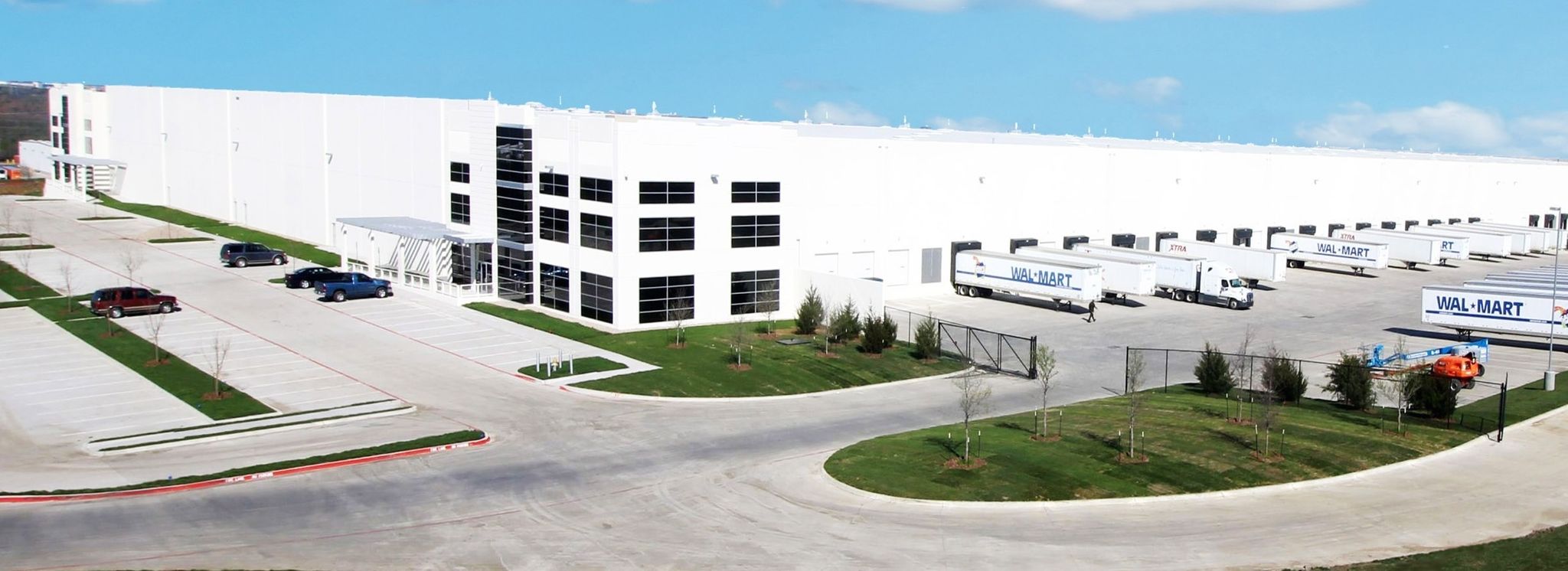 Boston investor buys southwest Dallas warehouse complex