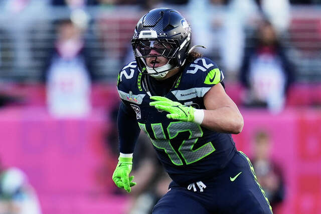 Seahawks agree to new 2-year deal with LB Drake Thomas, AP source says