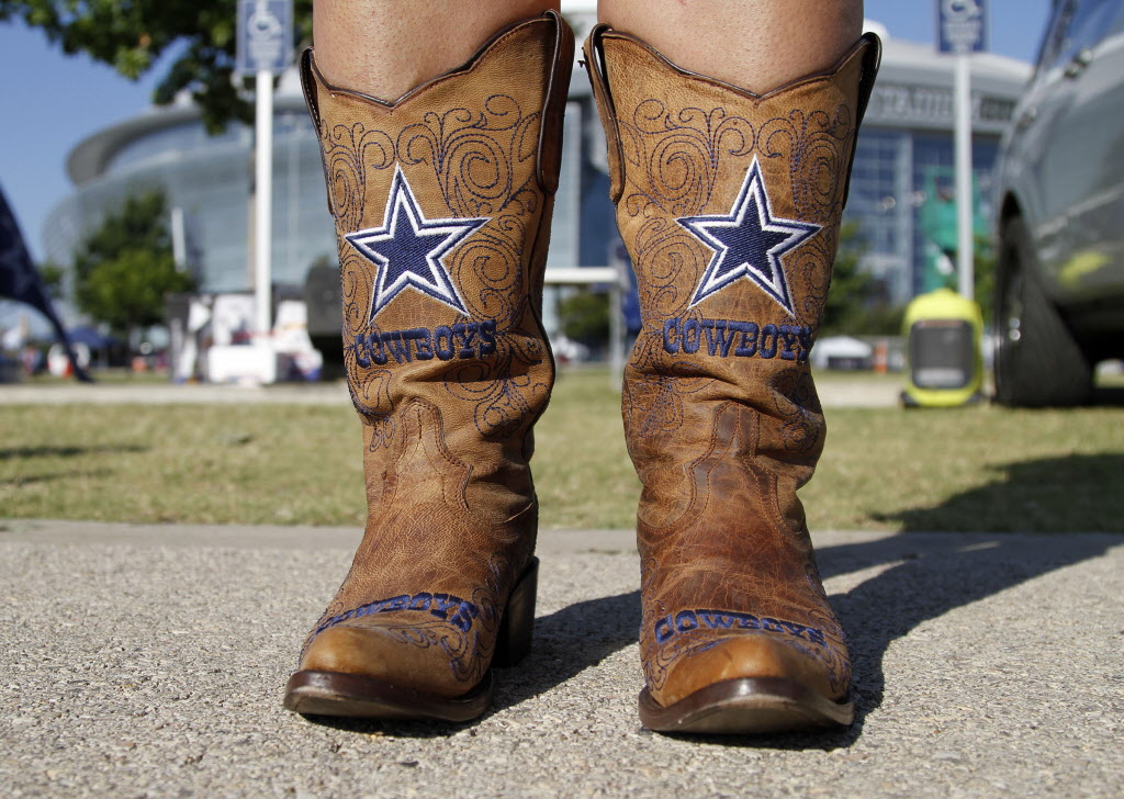 Cowboys-Texans tailgating pics: Houston fans poke fun at Dallas Ebola ...