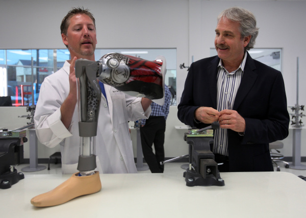 Artificial limb designer brings latest advancements in prosthetics to ...