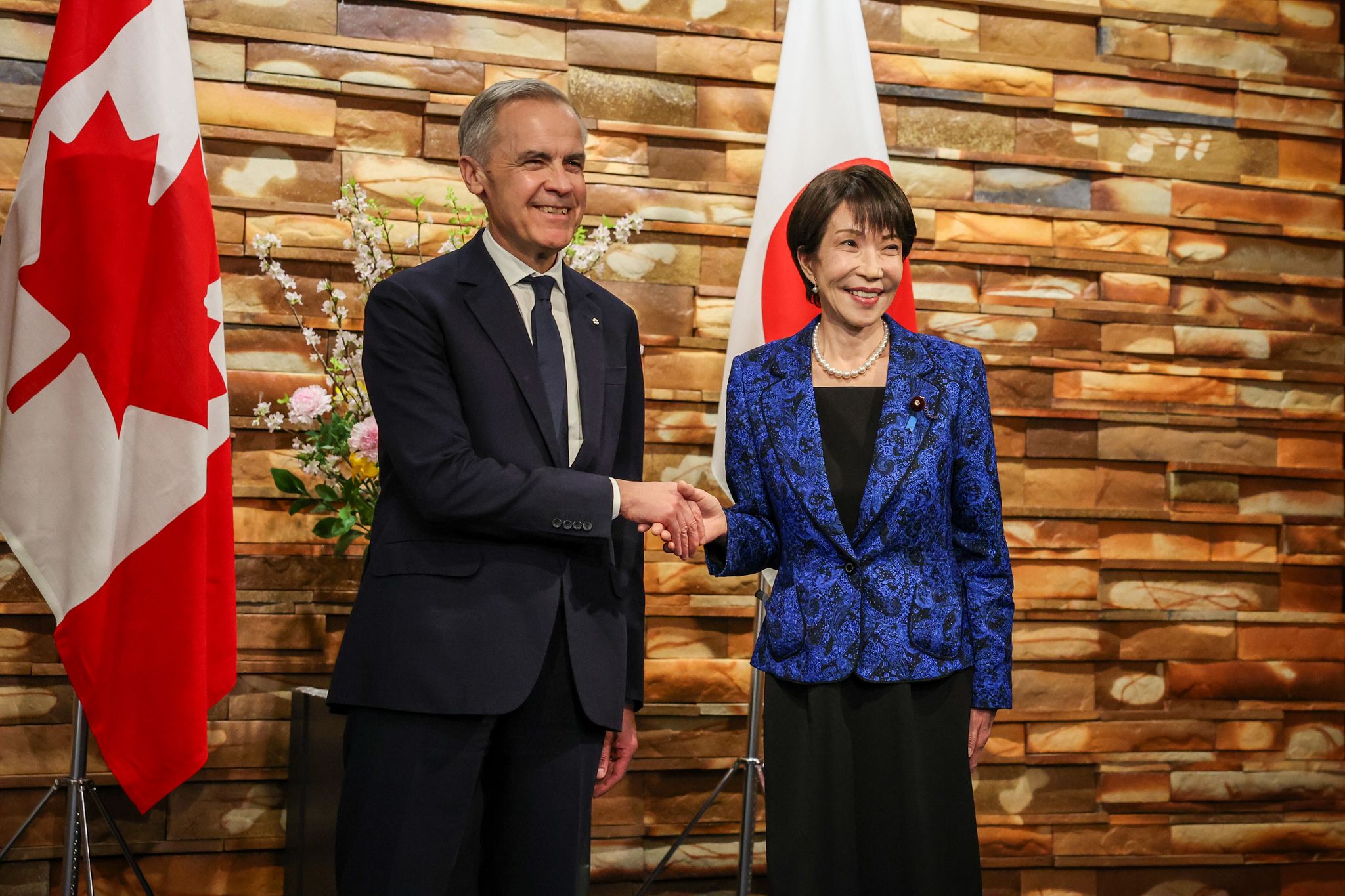 Japan, Canada sign strategic agreement in defense and energy as war in ...