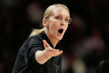 Vanderbilt coach Shea Ralph defends decision to walk on court to argue ...