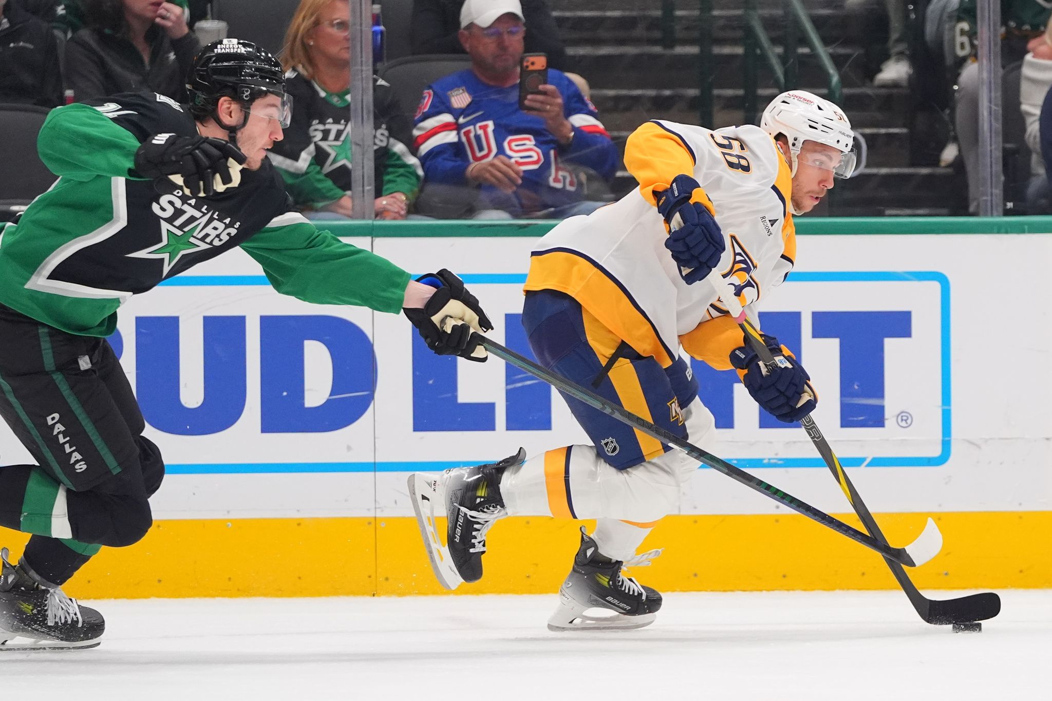 Stars acquire forward Michael Bunting from Predators, per reports