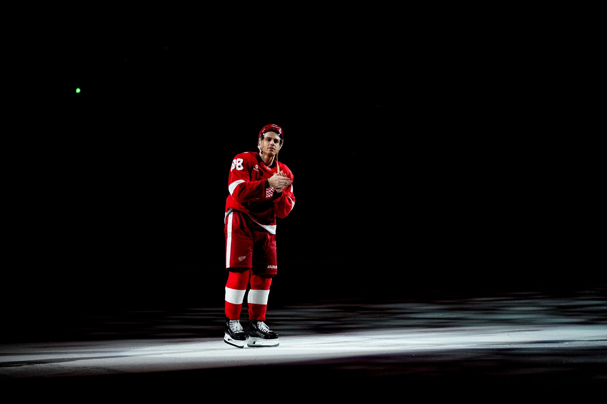 Patrick Kane ties an NHL mark held by Stars legend Mike Modano