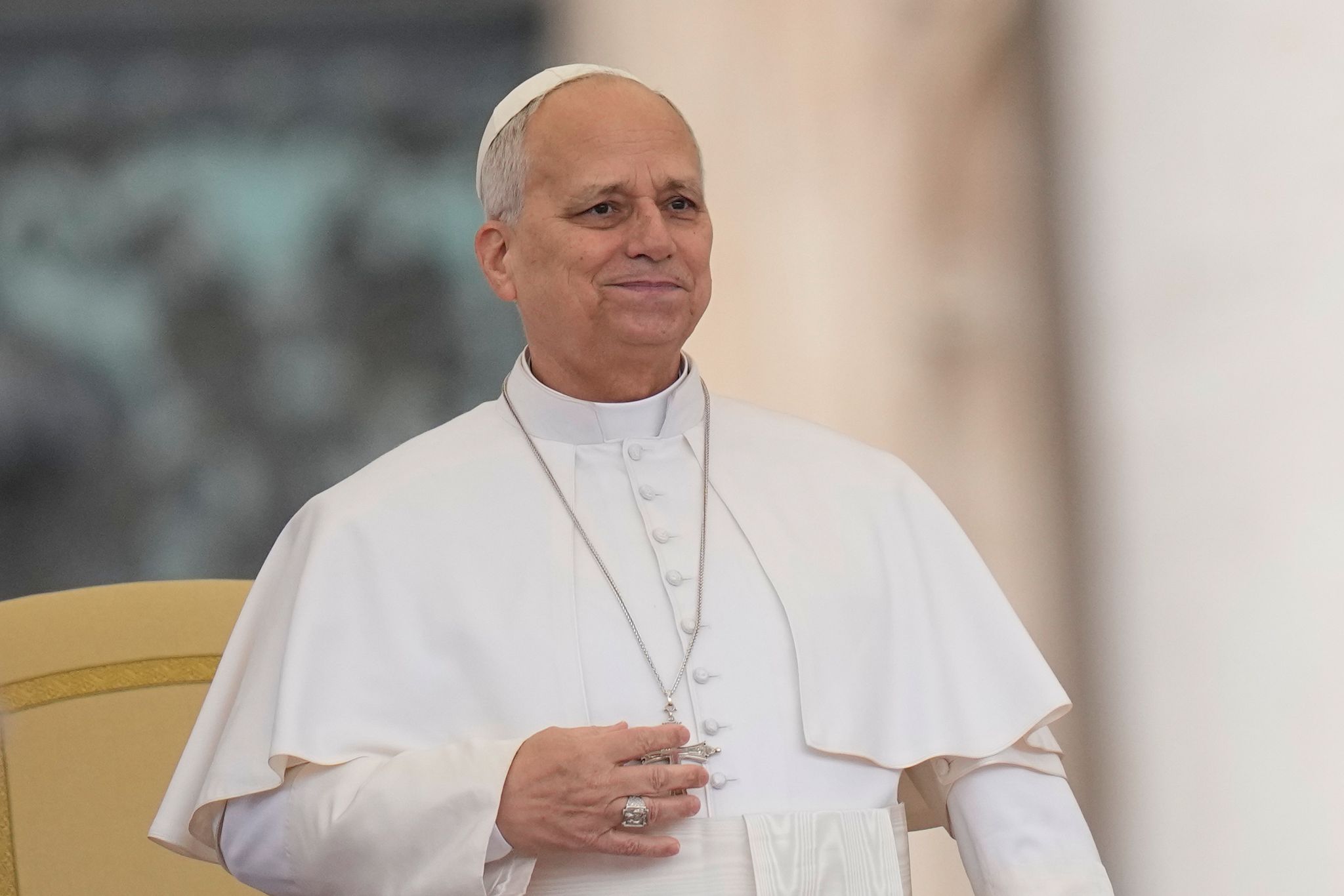 El papa nombra a veterano diplomático vaticano embajador en EEUU para ...