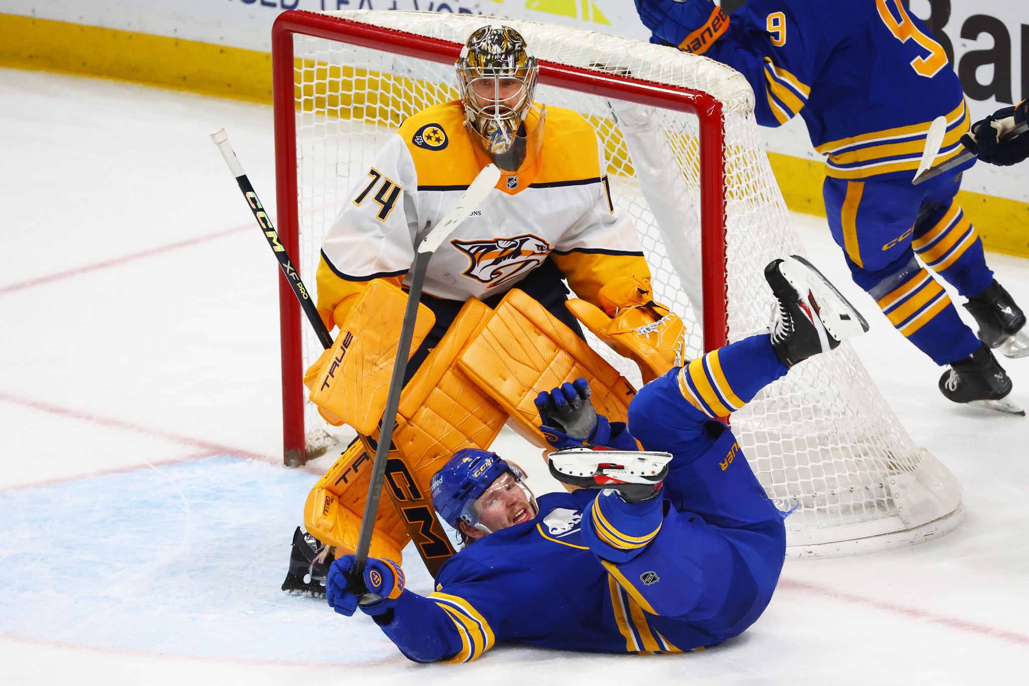 Sabres beat the Predators 3-2 for their sixth straight win
