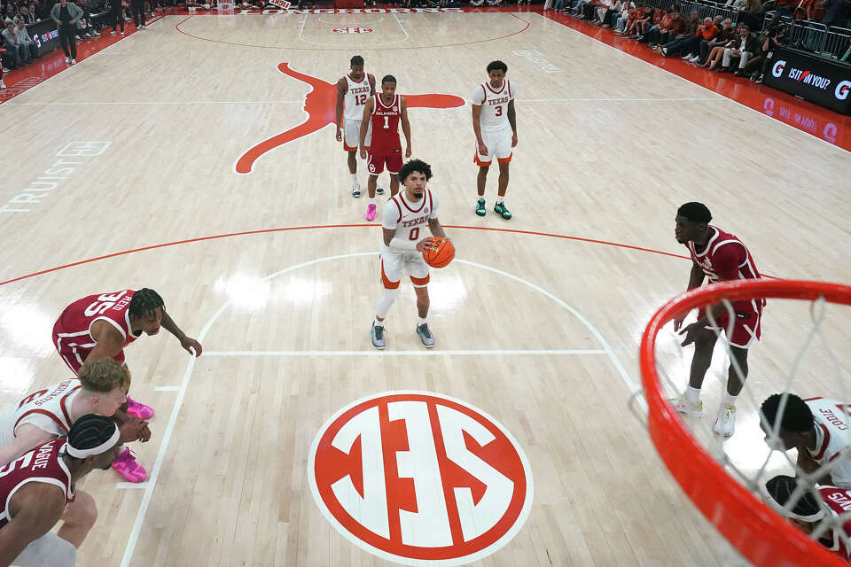 Texas basketball vs Oklahoma game score: Longhorns lose to Sooners