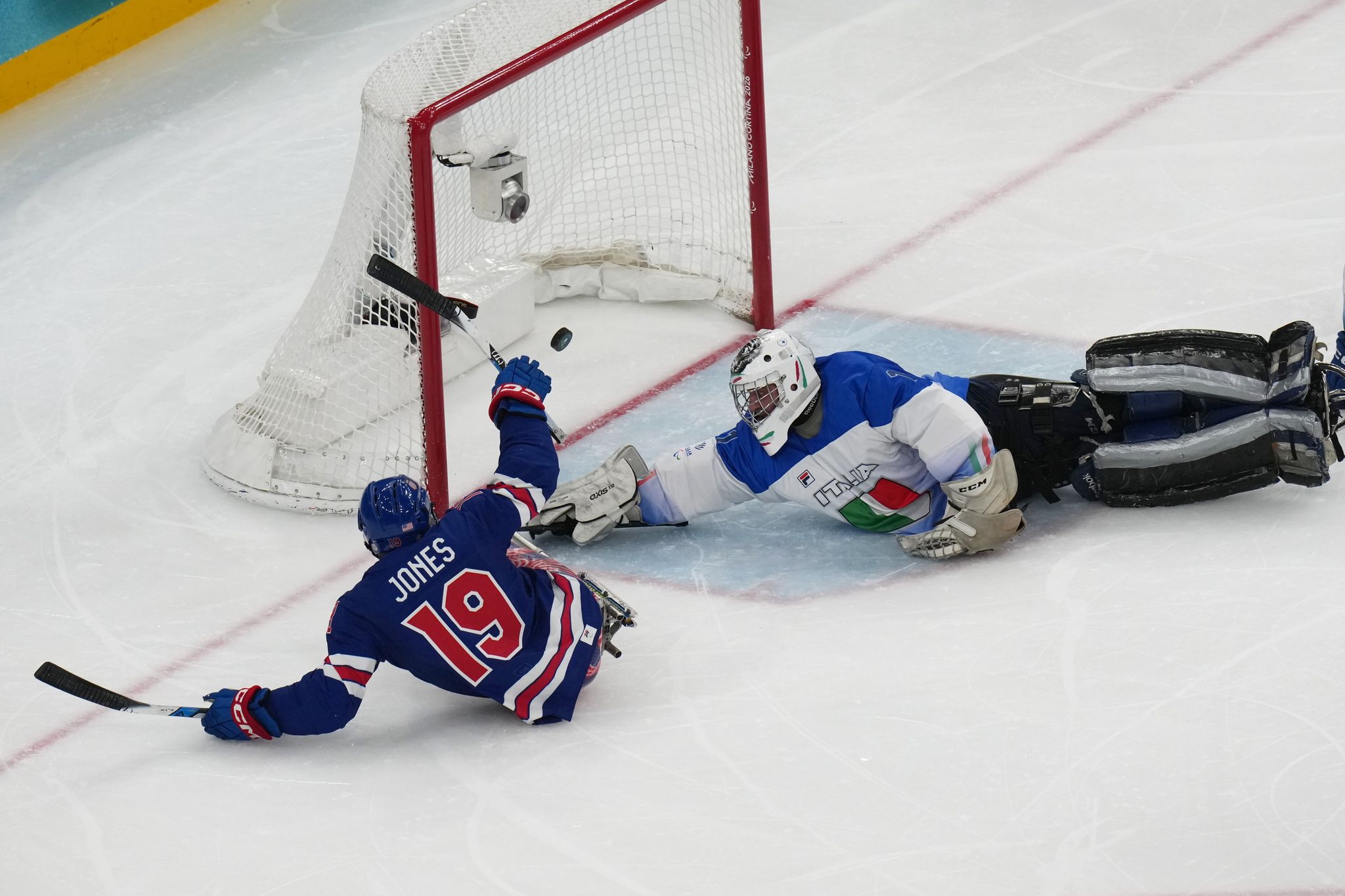 Roaring crowd of 8,992 sets a new Para ice hockey attendance record at ...