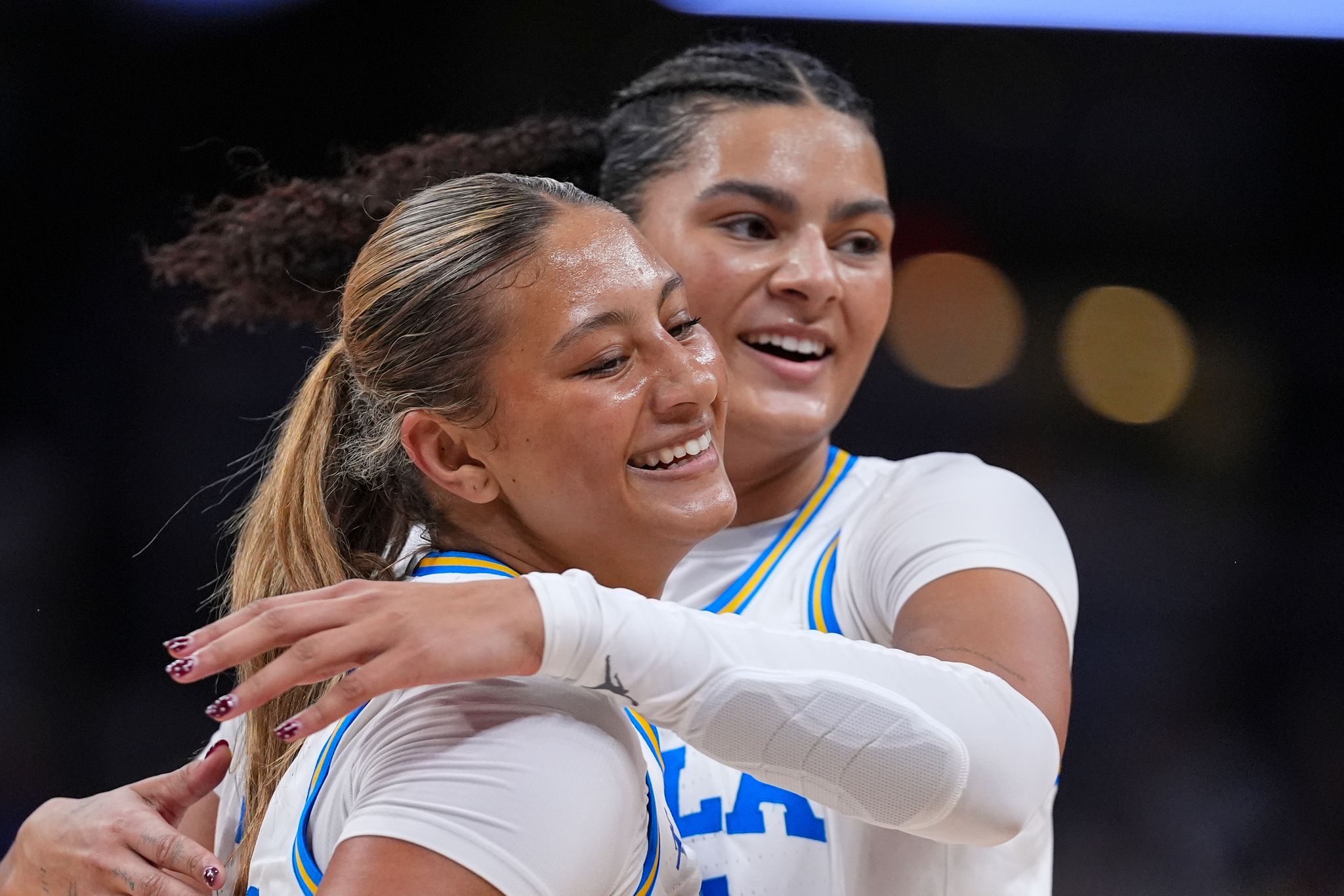 No. 2 UCLA rolls past No. 9 Iowa 96-45 for 2nd straight women's Big Ten ...