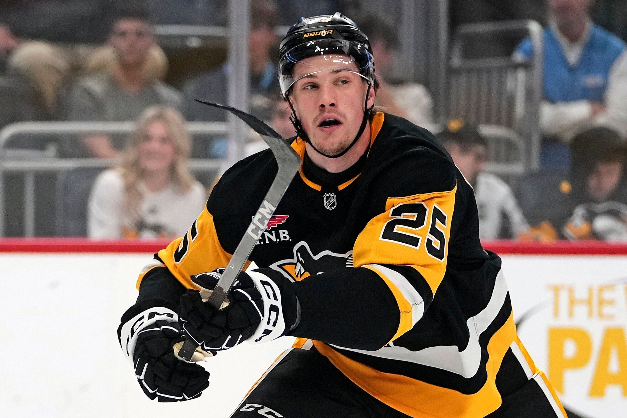 Tommy Novak scores in OT to lift the Penguins past the Bruins, 5-4