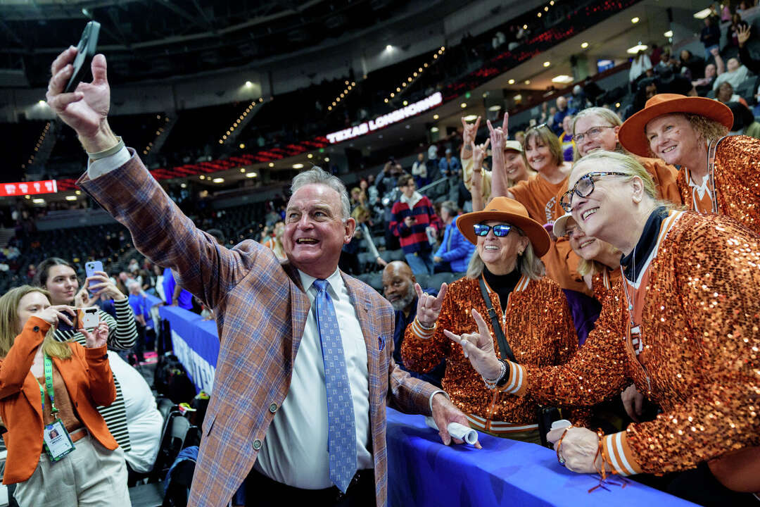 Texas coach Vic Schaefer pleased with team's play at SEC Tournament