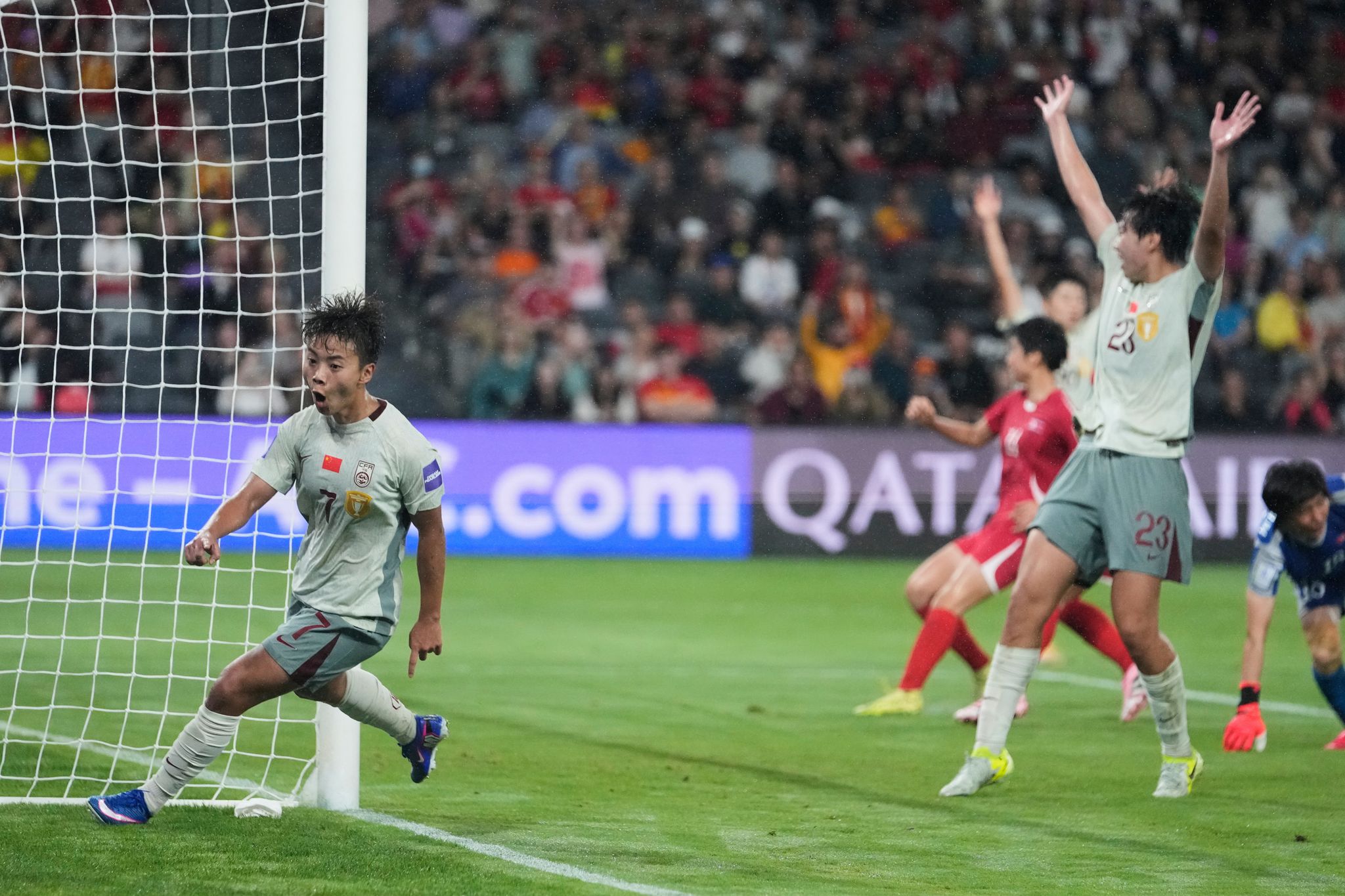 China beats North Korea 2-1 to take top spot in Group B at Women's ...