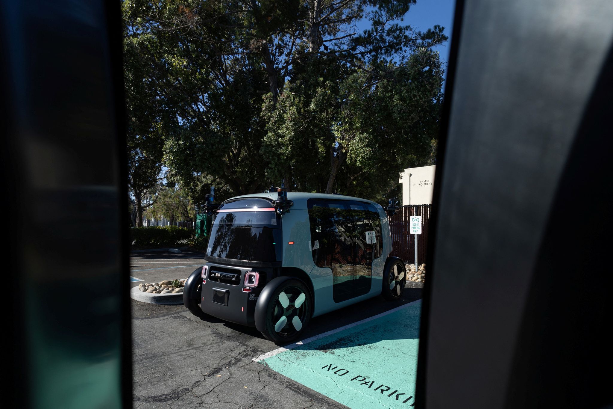 Amazon's robotaxi unit Zoox is expands testing to Dallas and Phoenix