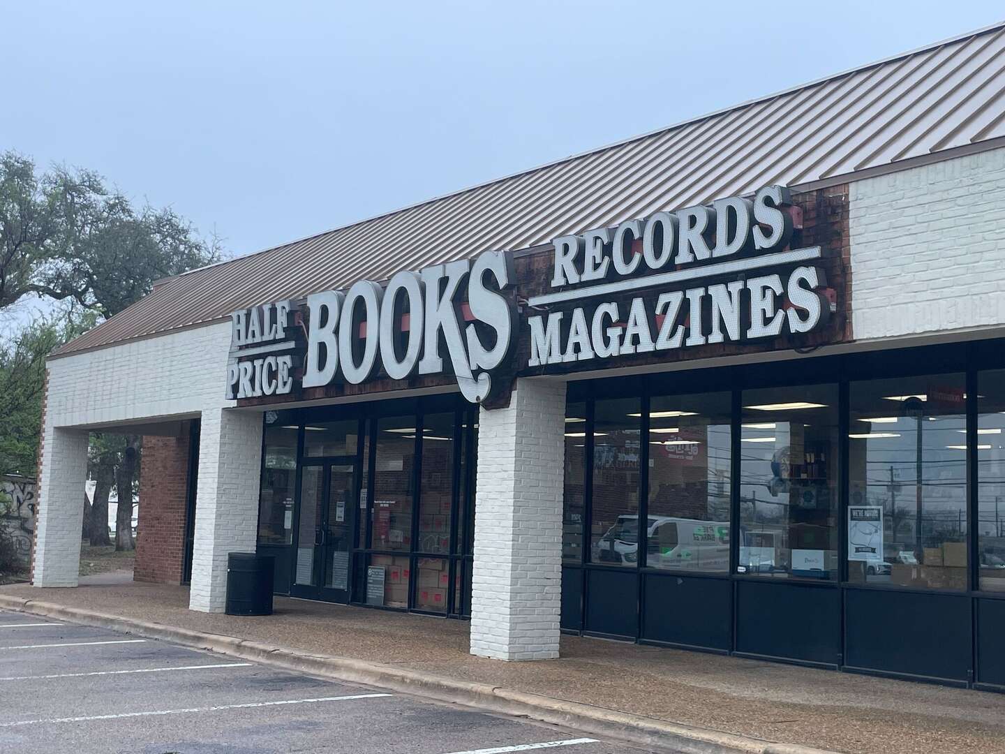 Half Price Books to close longtime Austin store, open new site