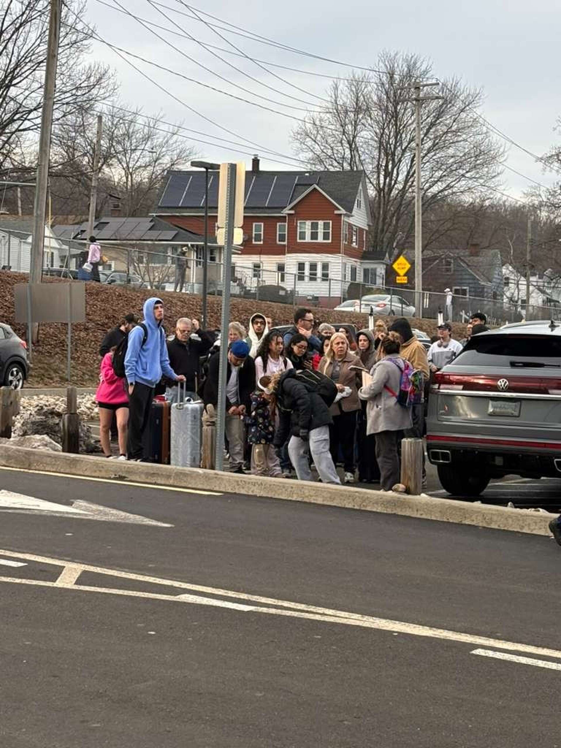 Partial government shutdown leads to TSA delays at one CT airport