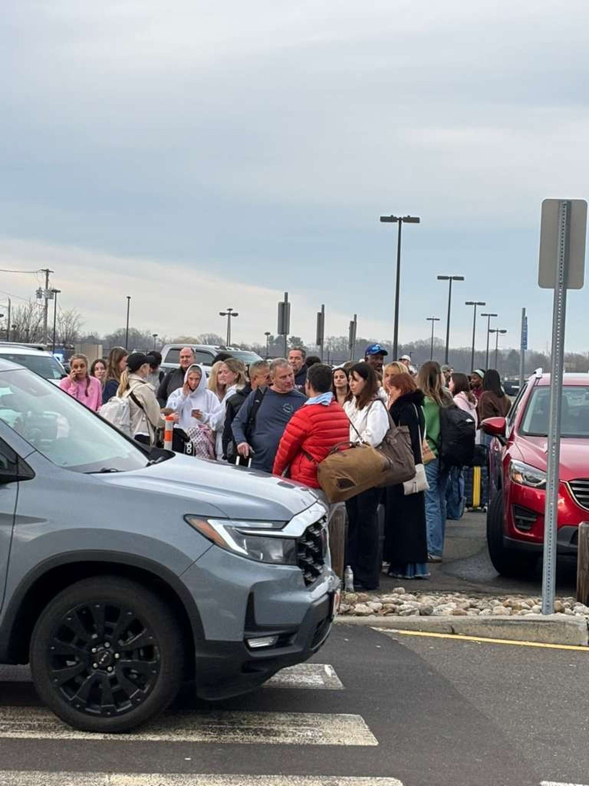 Partial government shutdown leads to TSA delays at one CT airport