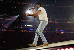 Houston Rodeo review: Luke Bryan shakes it for a crowd of 66,026 fans
