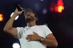Houston Rodeo review: Luke Bryan shakes it for a crowd of 66,026 fans
