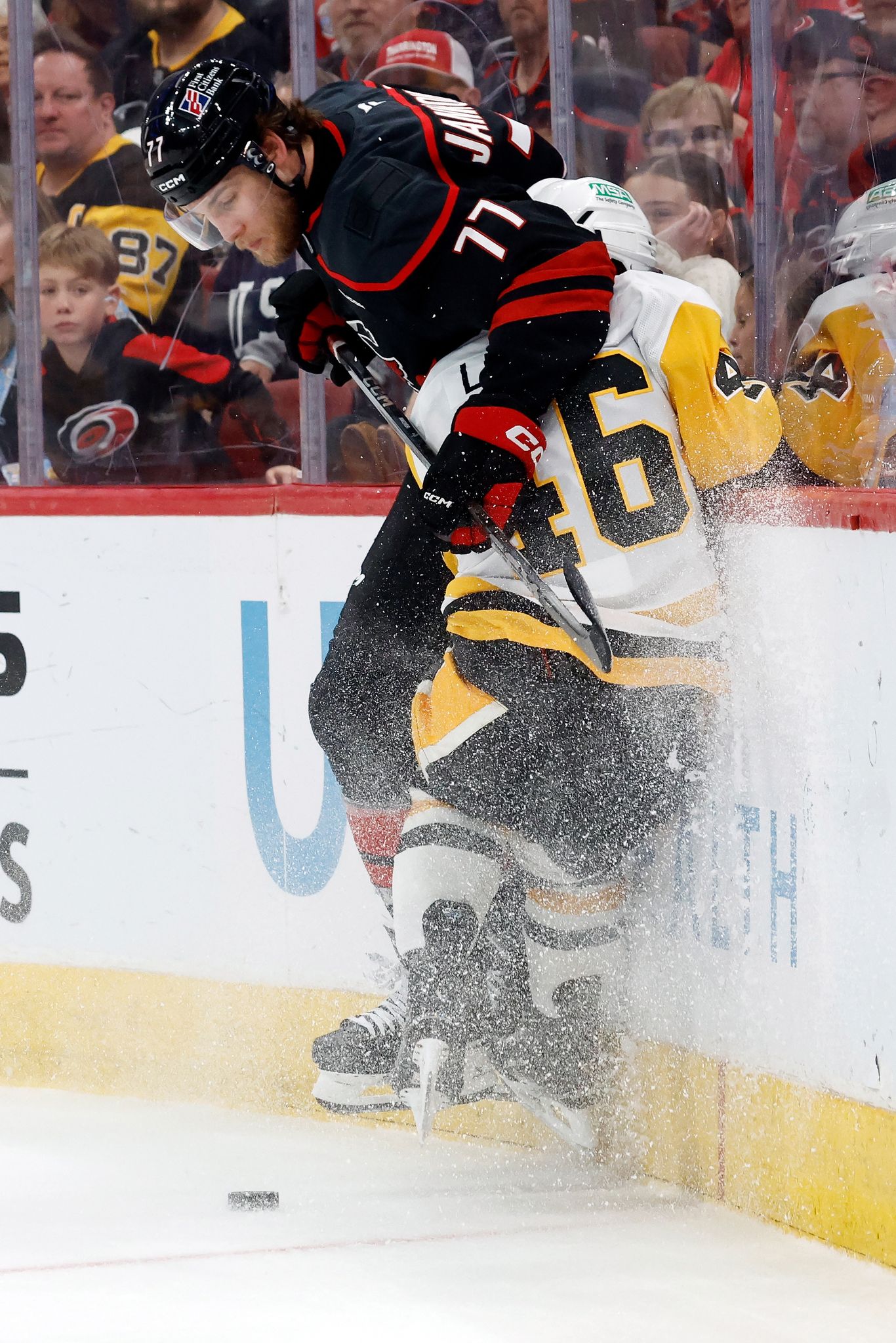 Blake's shootout goal rescues Hurricanes in 5-4 win over Penguins