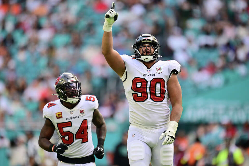 Houston Texans free agents: Tracking which NFL players signed.
