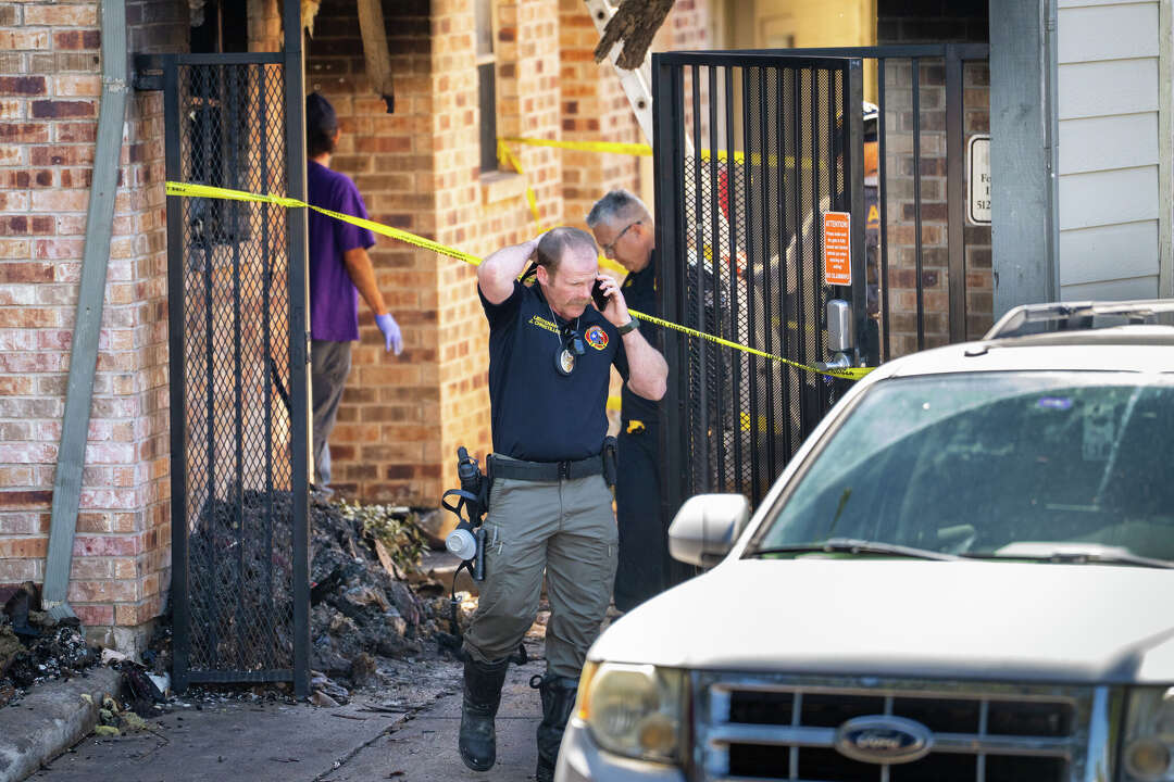 3 children dead, 3 people injured in East Austin apartment fire