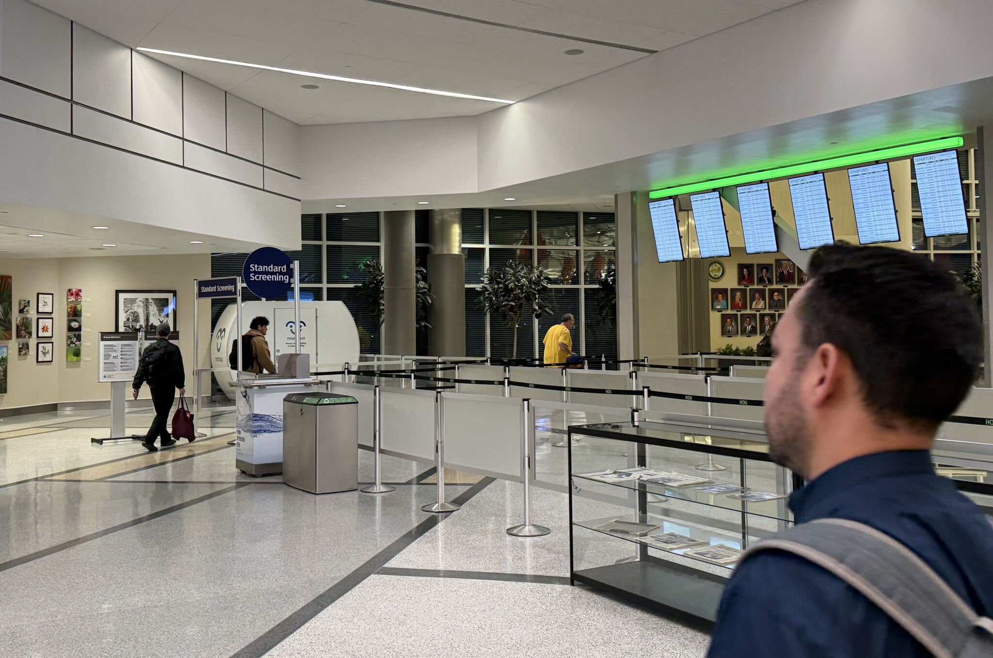 Houston airport TSA waits minimal as travel weekend approaches