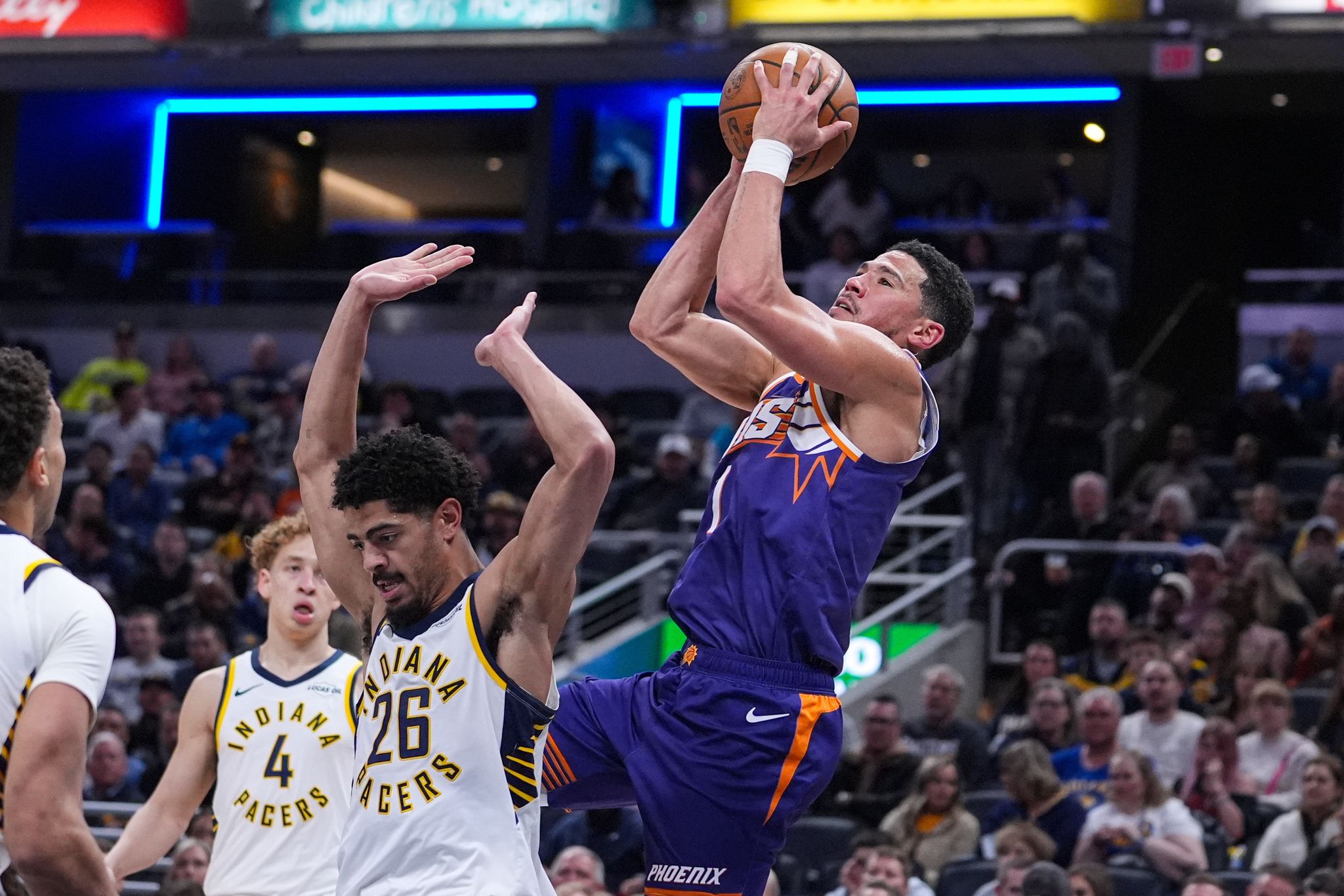 Booker y Suns vencen a Indiana 123-108 para su 4ta victoria seguida y ...