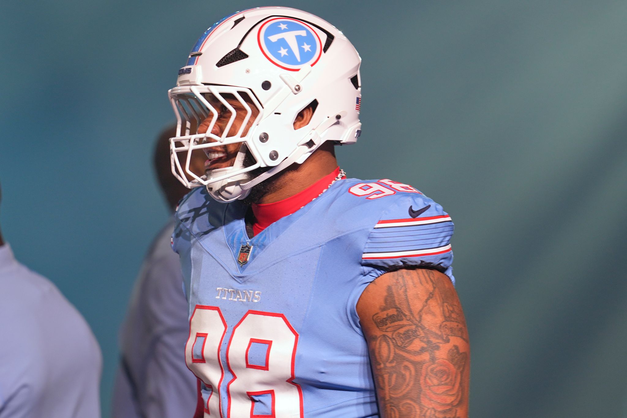 Tennessee Titans' new uniforms a familiar look to Houston fans