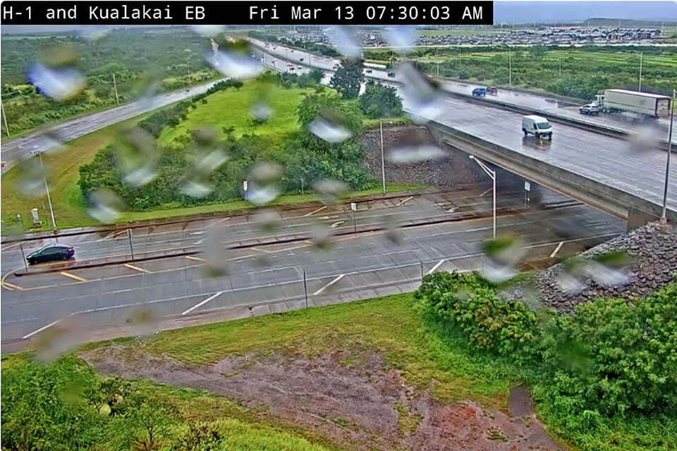 Hawaii braces for storm as schools, parks shut down across islands