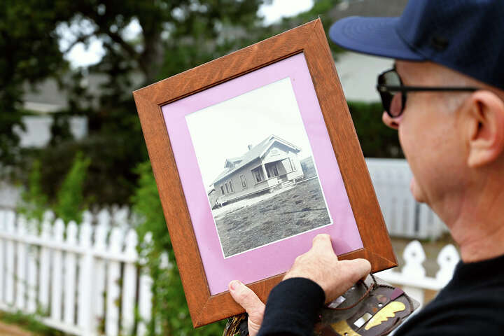 For a decade, Dolly Parton secretly lived in this Central Coast town