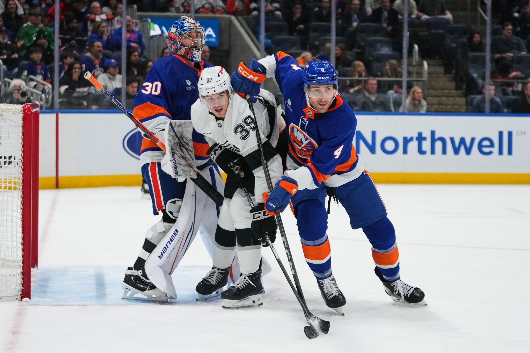 Kempe scores to lead Kings over Islanders 3-2