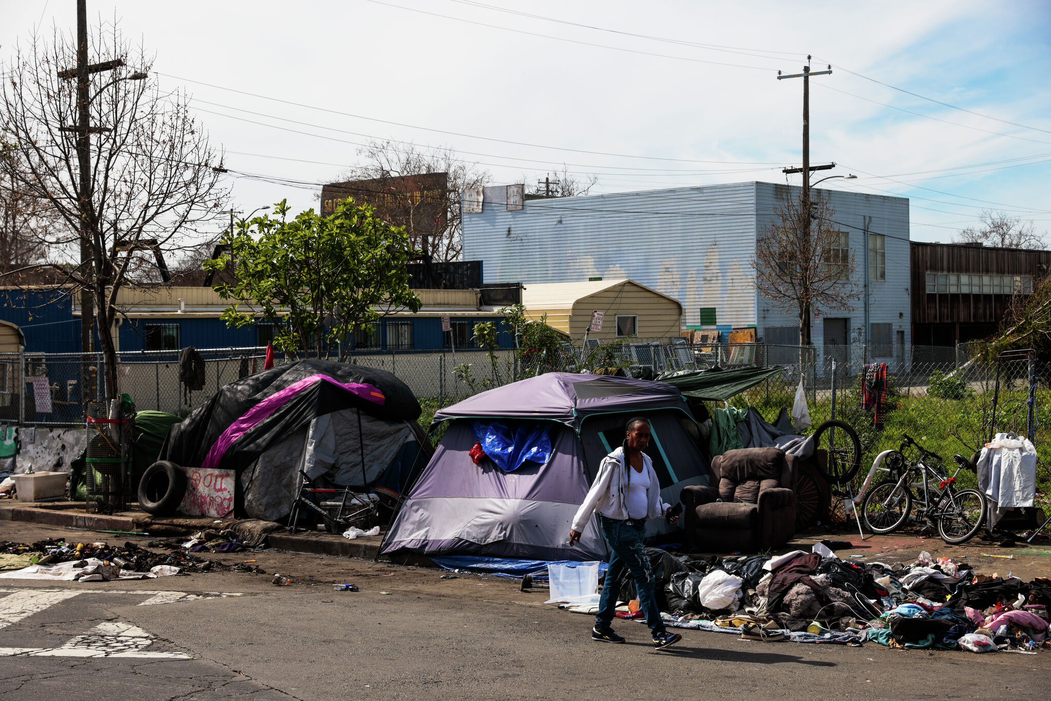 Barbara Lee vows to cut Oakland street homelessness in half in 5 years