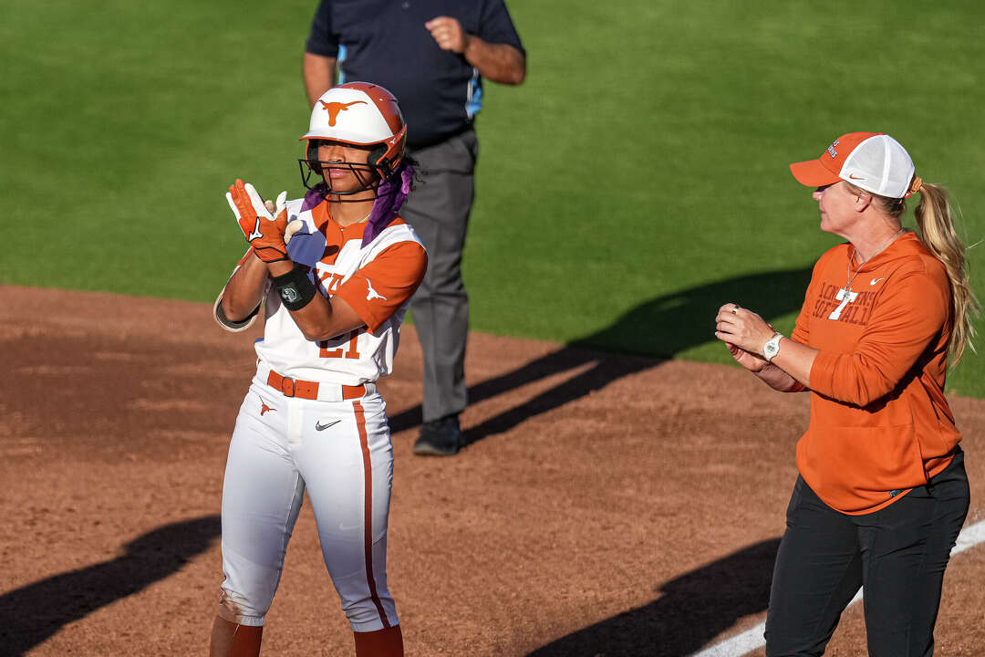 Texas softball set program win-streak record with win over Baylor