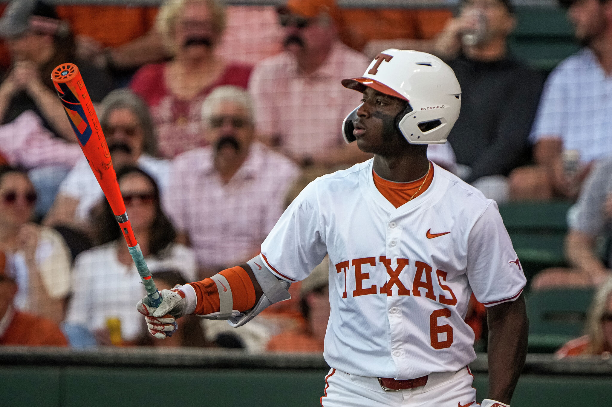 Texas vs South Carolina: Anthony Pack Jr. leads Longhorns in Game 3