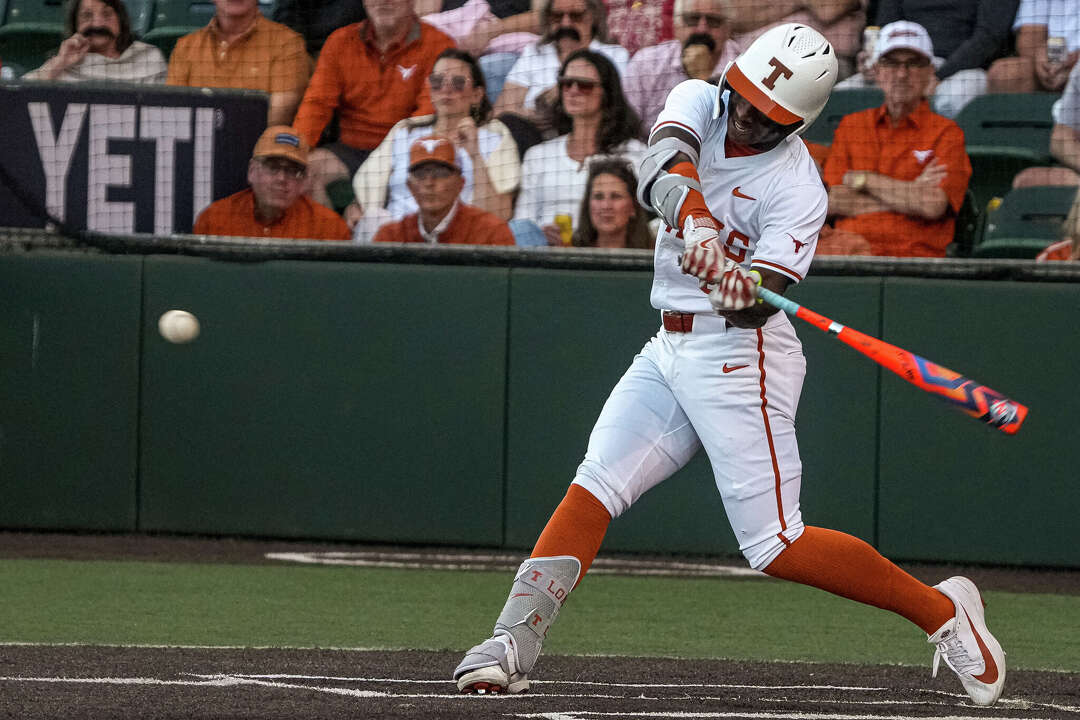 Texas baseball hammers Ole Miss, scores SEC series win: Recap
