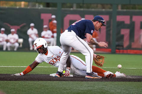 Texas baseball vs Ole Miss: Replay, highlights