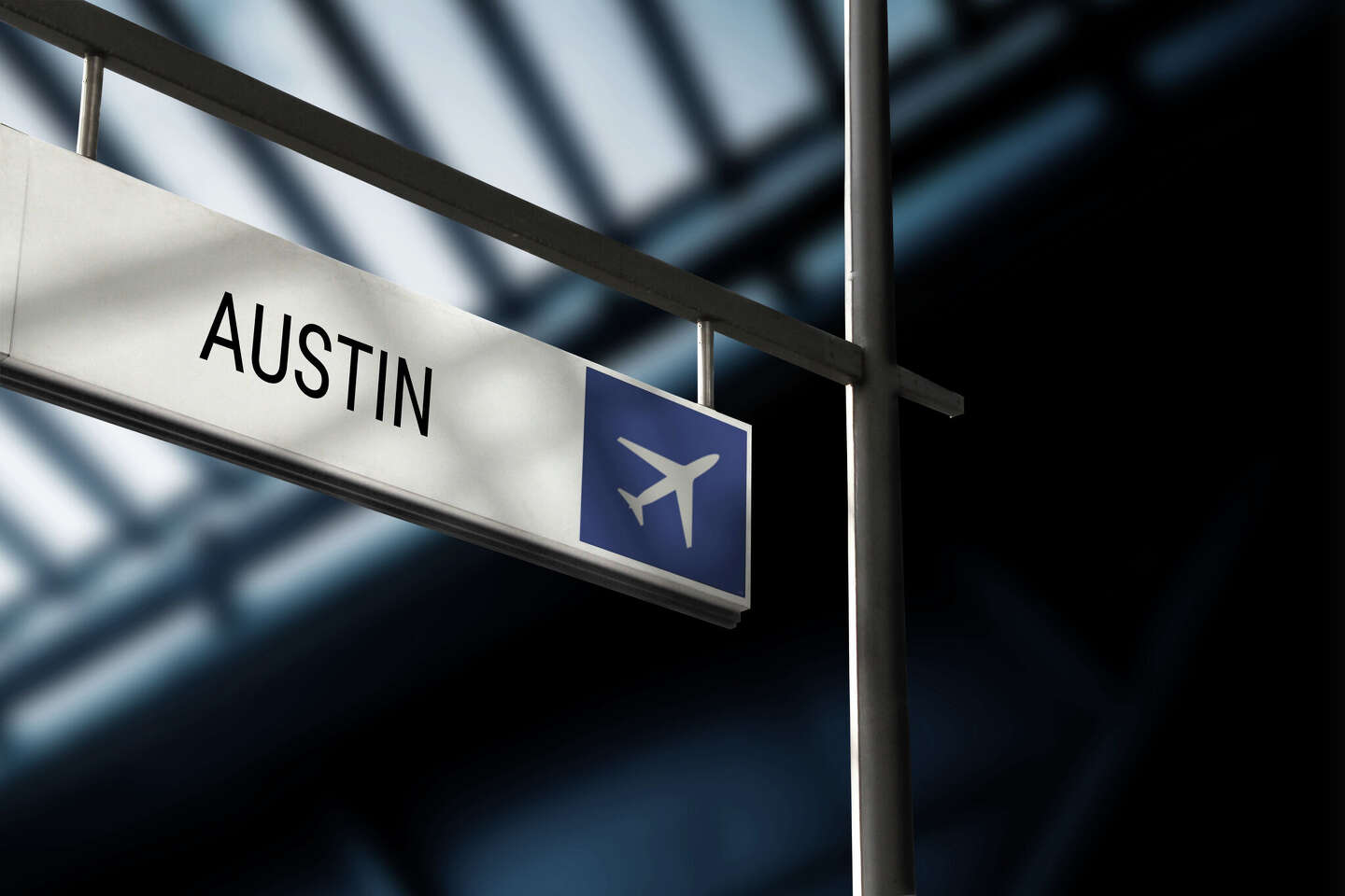 Austin airport suffers super long lines for second straight day