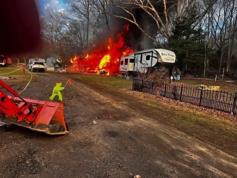 1 hospitalized after camper fire at East Hampton campground: Officials