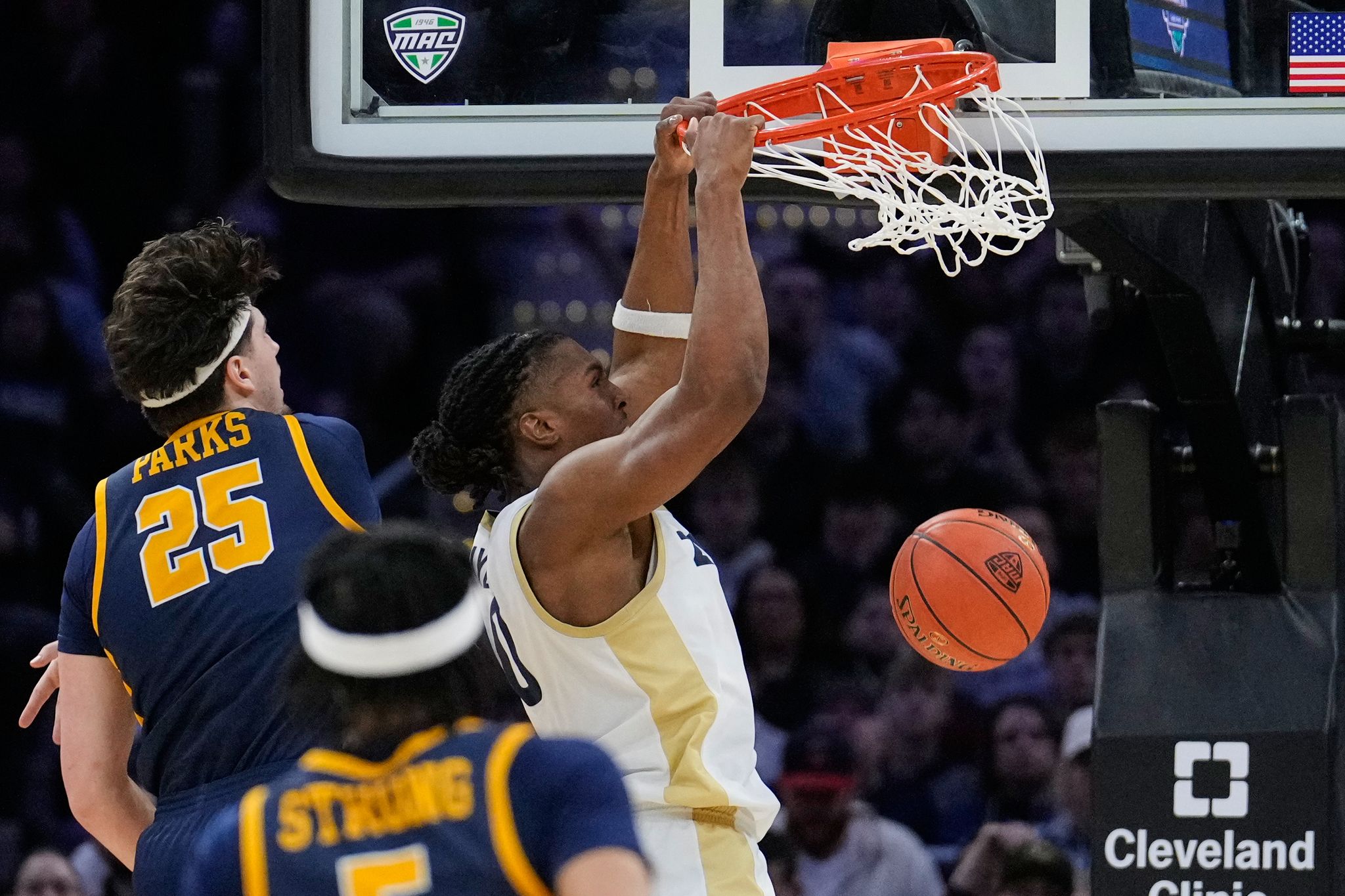 Scott's deep 3-point bomb sends Akron past Toledo, 79-76 for 3rd ...