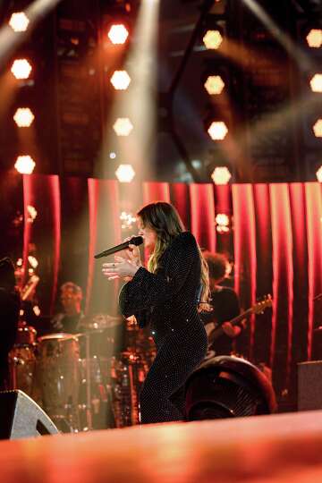 Houston rodeo review: Kelly Clarkson returns after 22 years