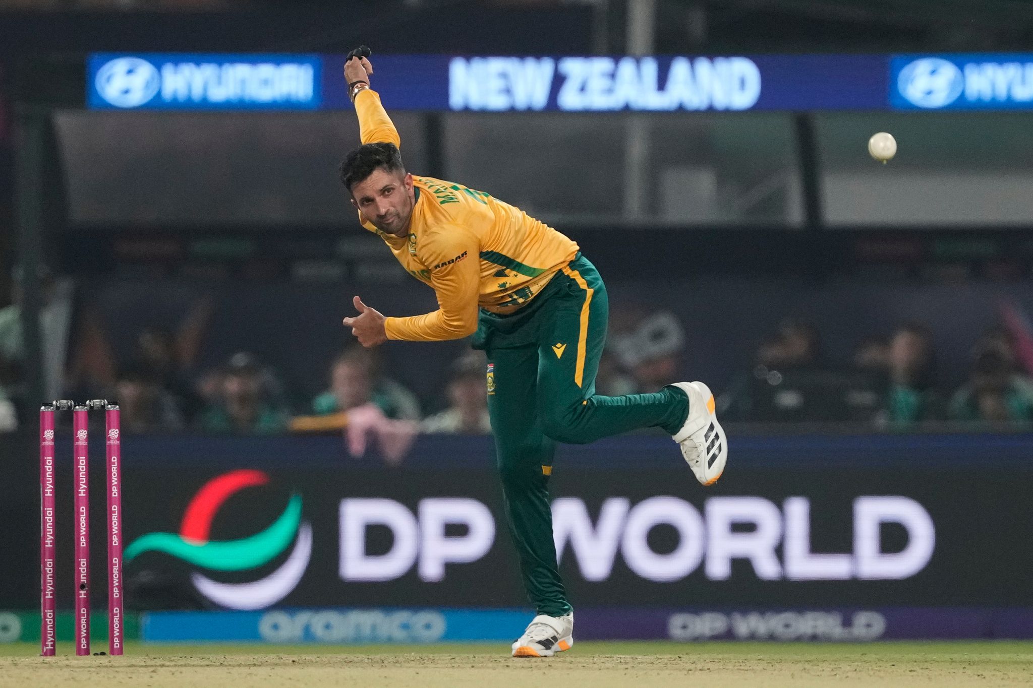 Connor Esterhuizen blasts South Africa to a 33-run win in the 5th T20 ...