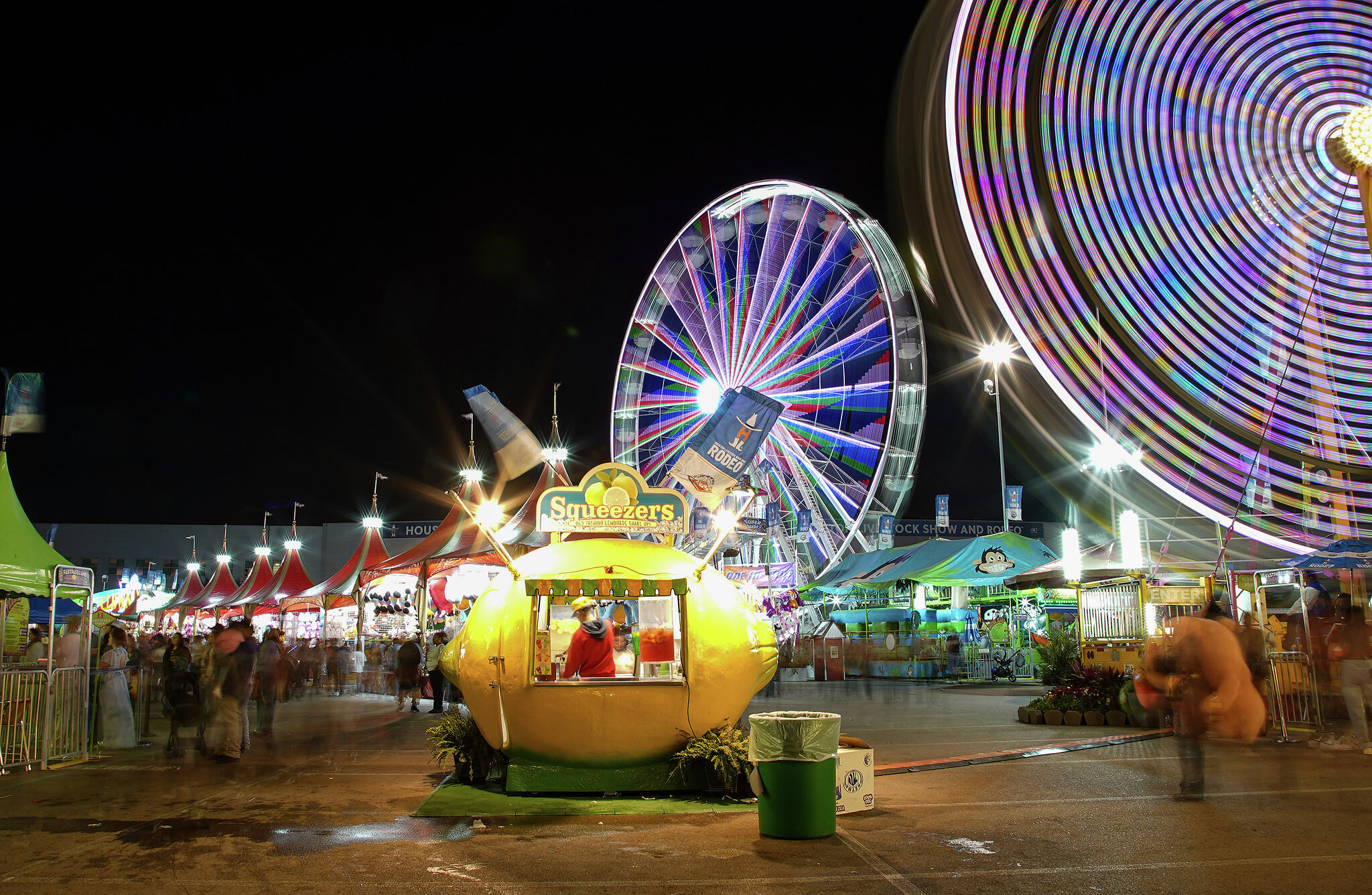 Houston Rodeo closes early after chaotic scene Saturday