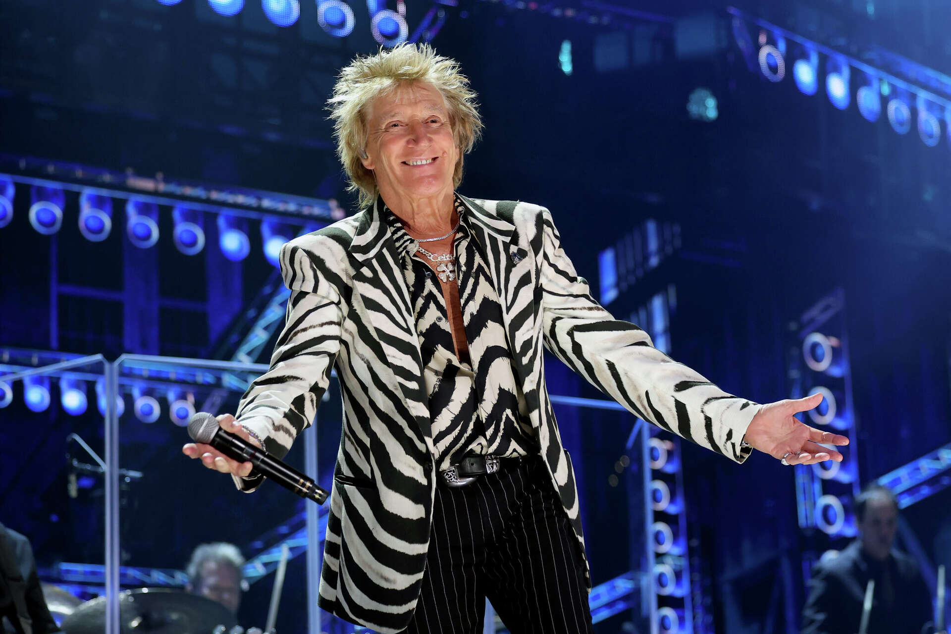 Rod Stewart continues farewell tour with CT concert announcement
