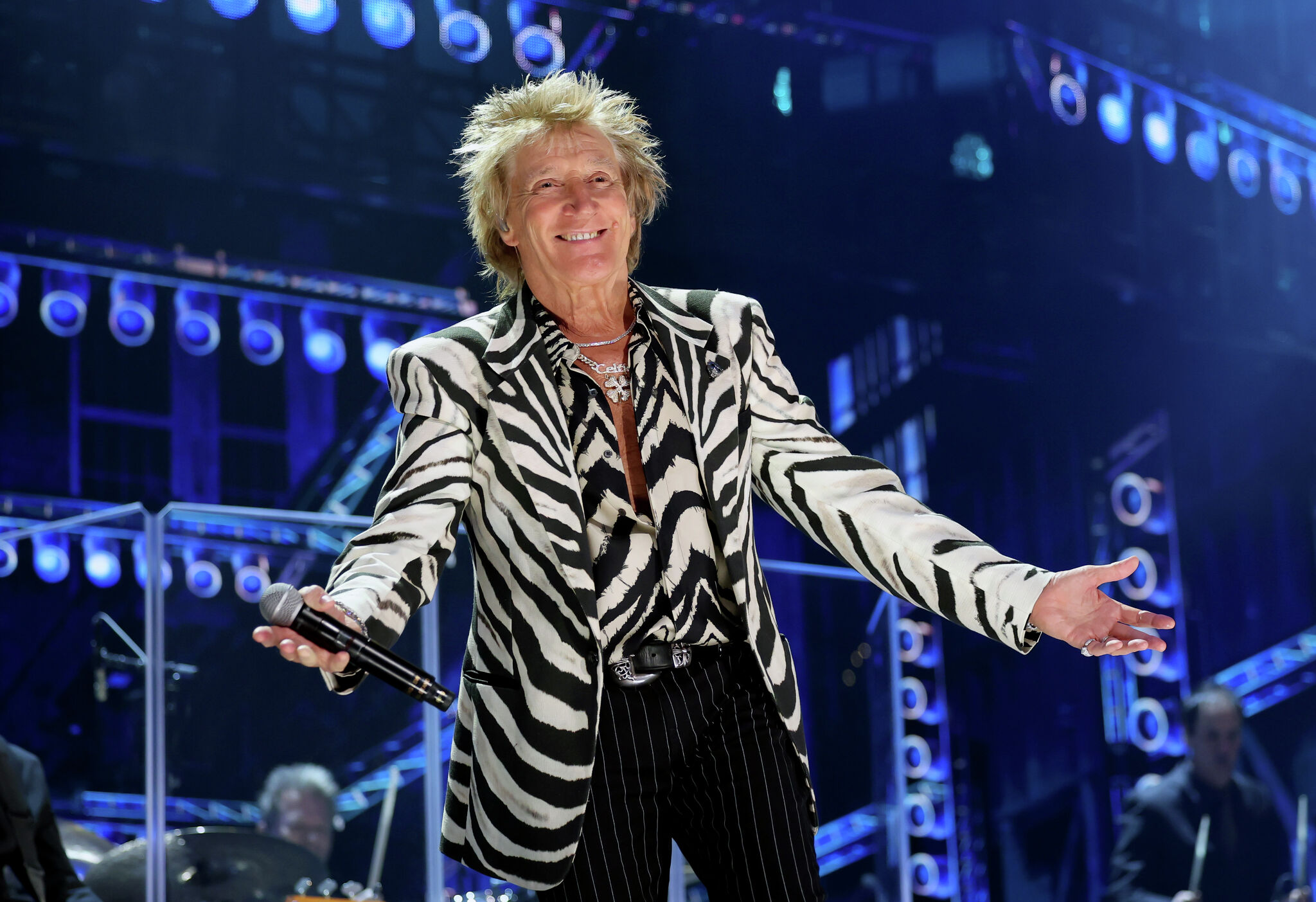 Rod Stewart continues farewell tour with CT concert announcement