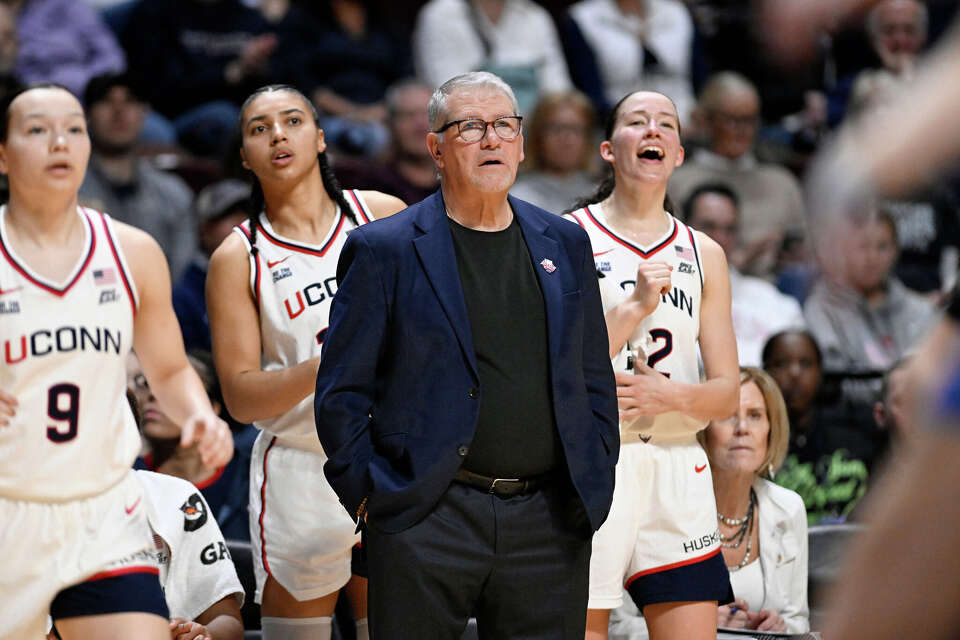 Confident UConn women's basketball team chases NCAA repeat