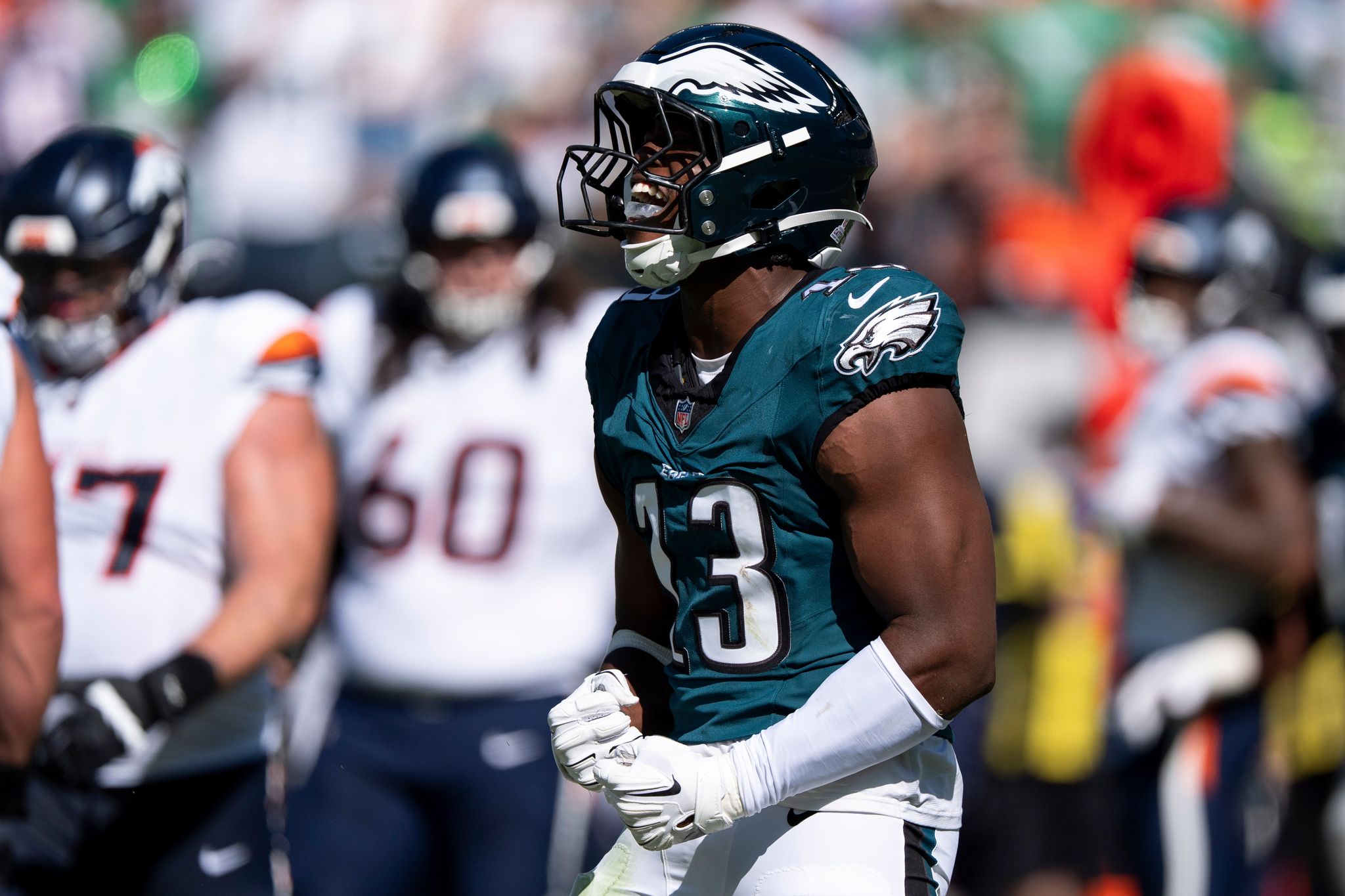 Falcons finalize contracts with veteran edge rushers Ebukam and Ojulari ...