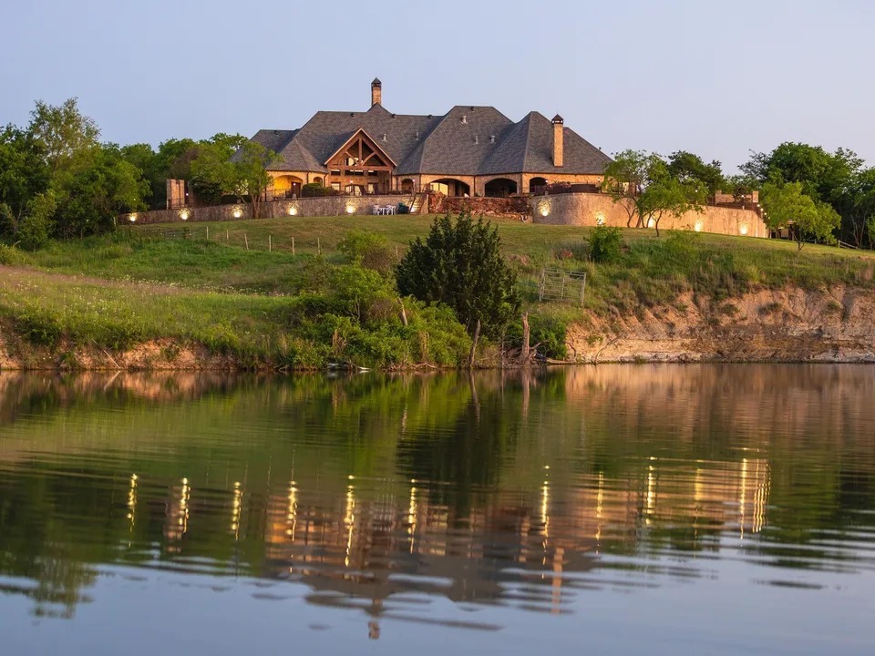 Ranch, event venue south of D-FW hits market at nearly $17M