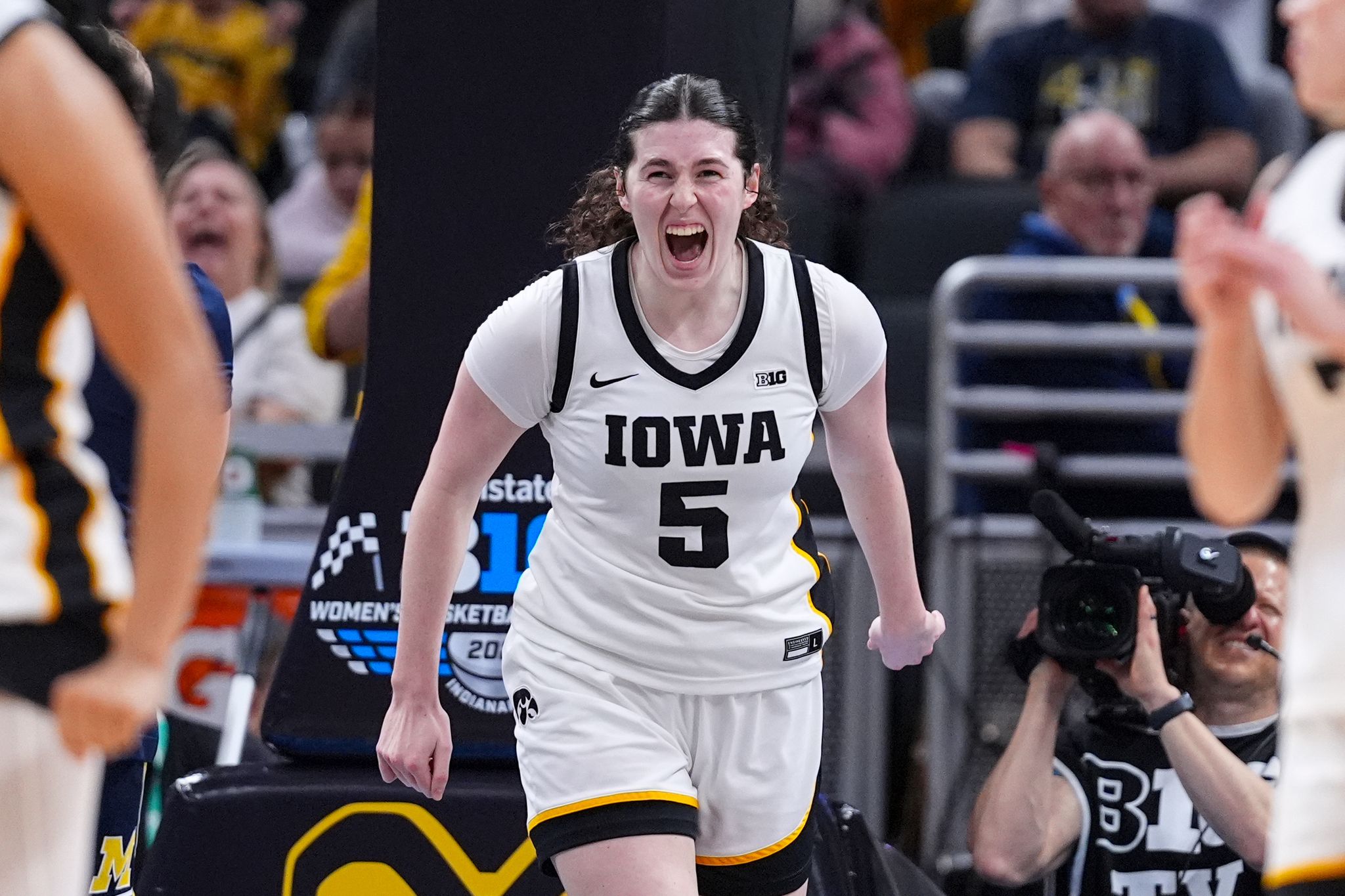 Iowa's rebranding is complete. Two years after Caitlin Clark, Hawkeyes ...