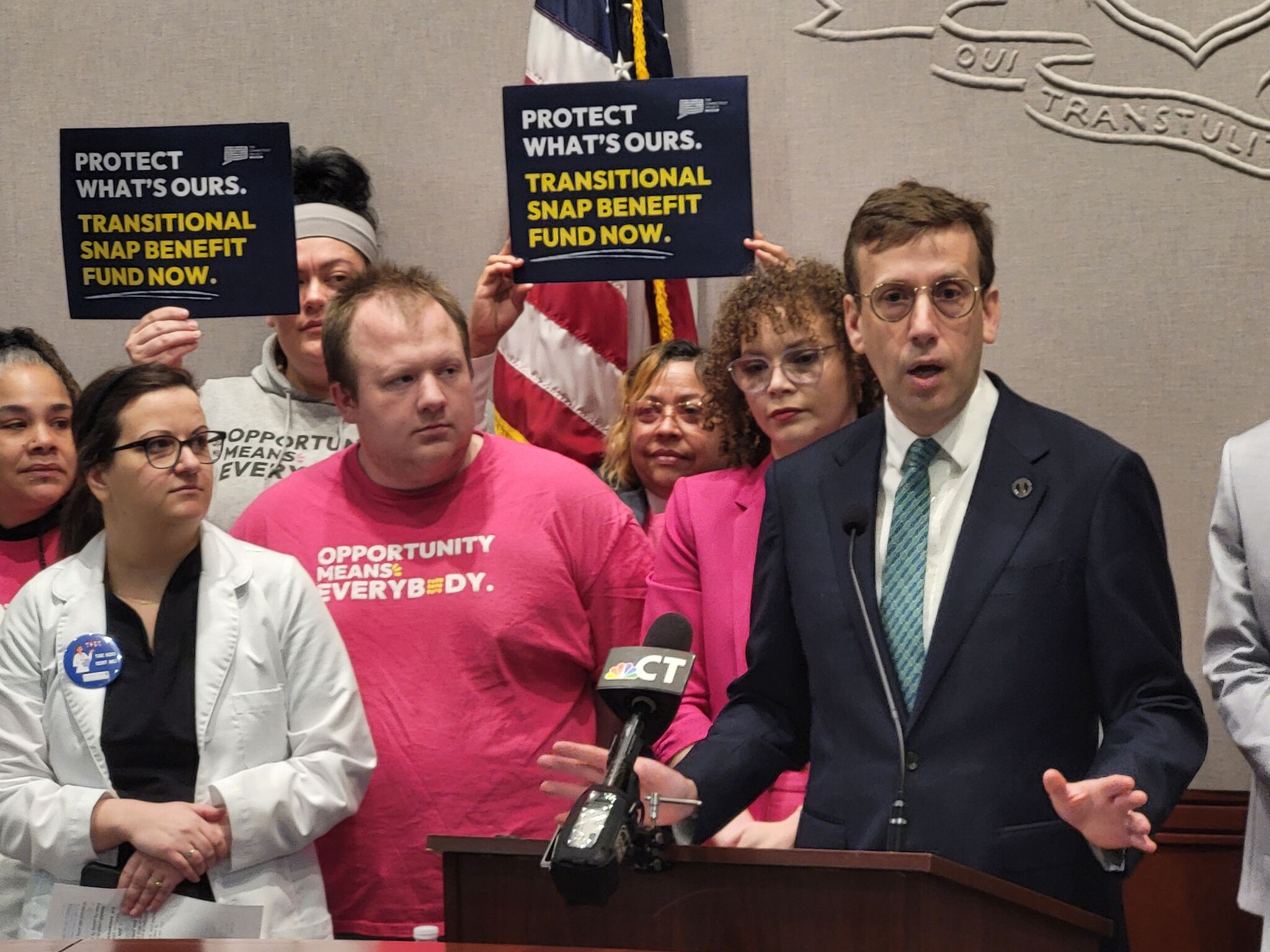 CT weighs $40M bridge program for people losing SNAP benefits