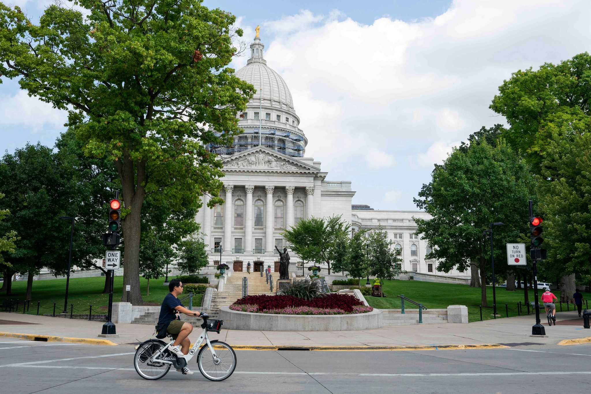 Wisconsin lawmakers take a shot at joining the ranks of states allowing ...